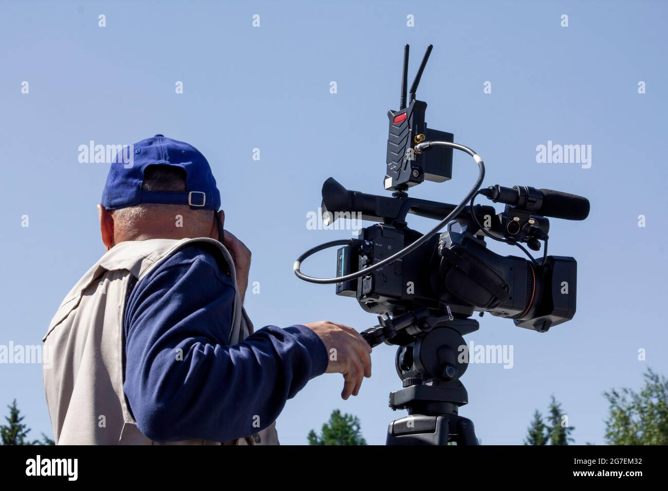 Cameraman studio shooting hi-res stock photography and images - Alamy