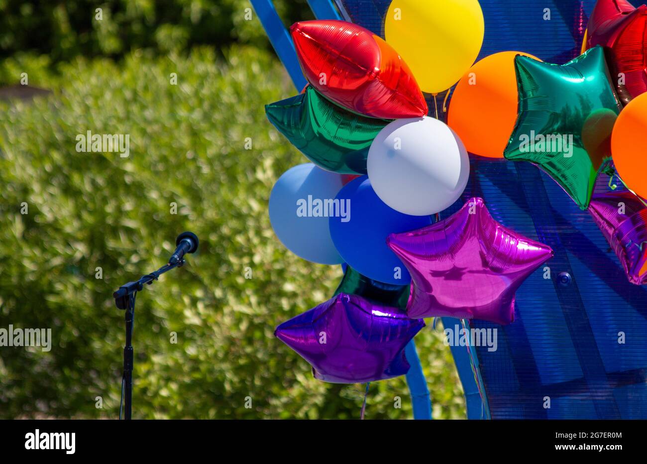 Inflatable microphone hi-res stock photography and images - Alamy