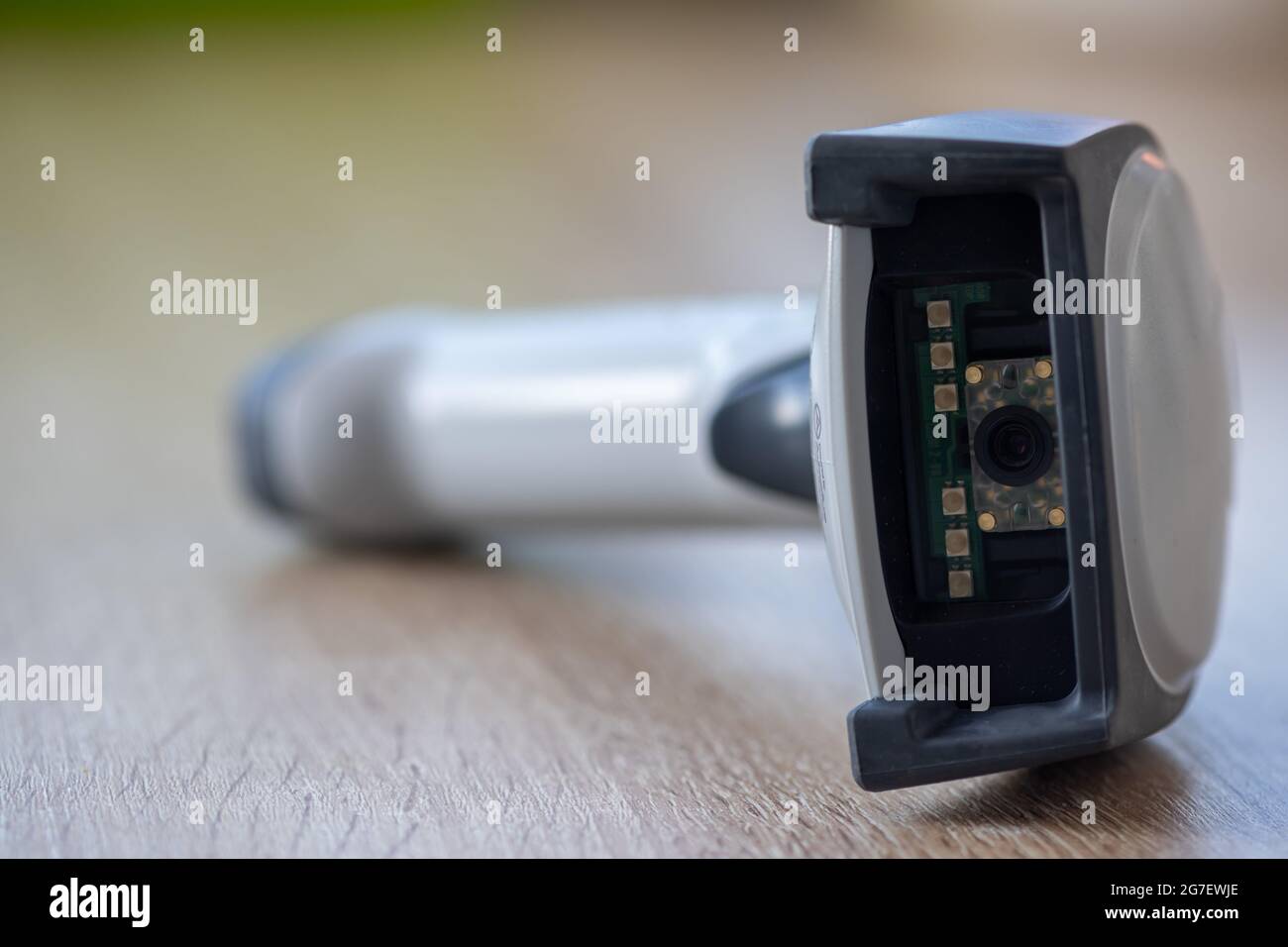 Handheld scanner warehouse hi-res stock photography and images - Alamy