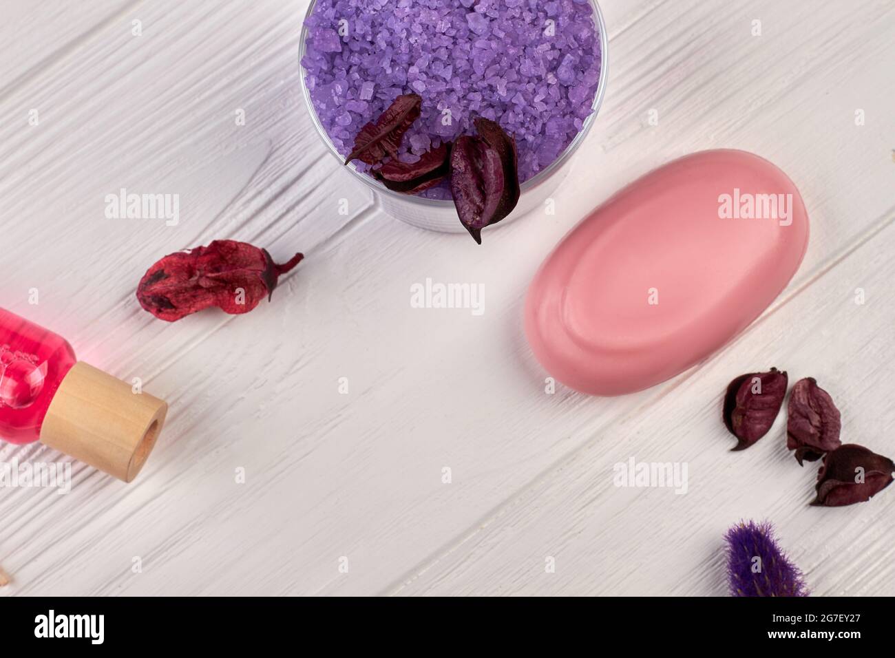 Set of spa stuff for treatment on white wooden desk Stock Photo - Alamy