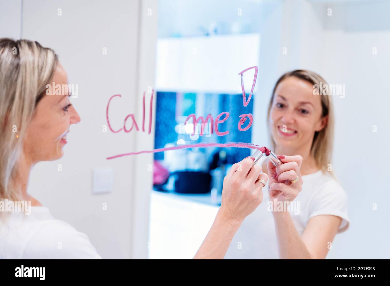 Mirror writing hi-res stock photography and images - Alamy
