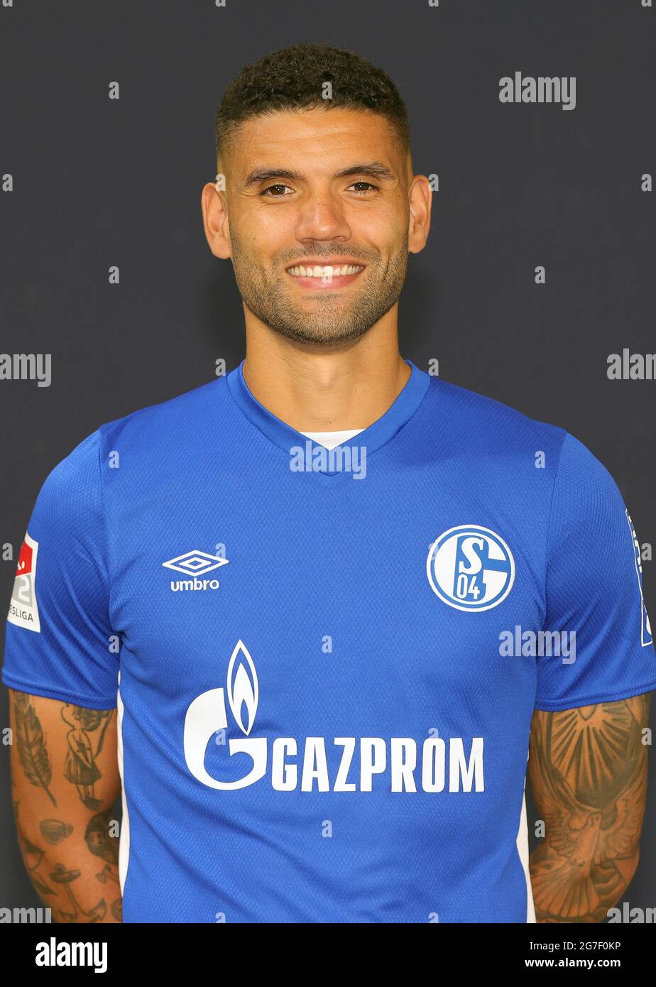 Victor palsson fc schalke 04 hi-res stock photography and images - Alamy