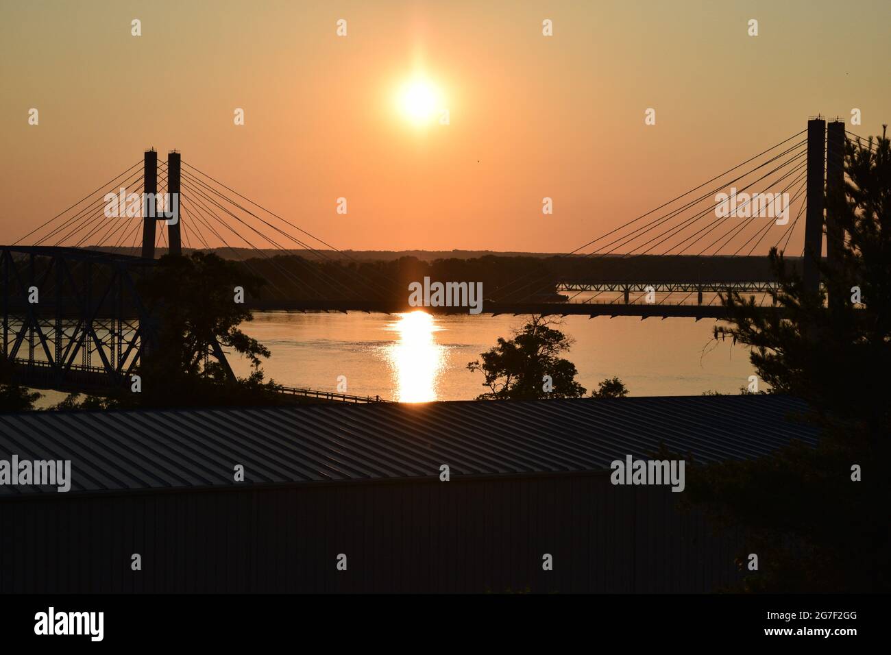 Bridge at sunset at the Mississippi River Stock Photo - Alamy