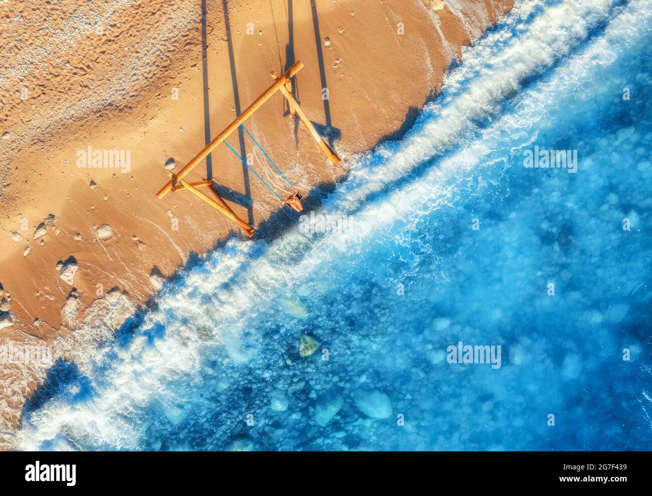 Girl swing silhouette hi-res stock photography and images - Alamy