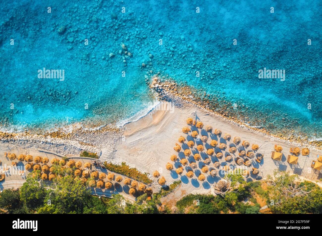 Drone beach palm trees hi-res stock photography and images - Alamy