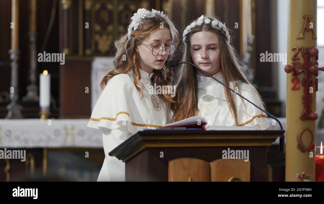 Holy communion ireland hi-res stock photography and images - Alamy