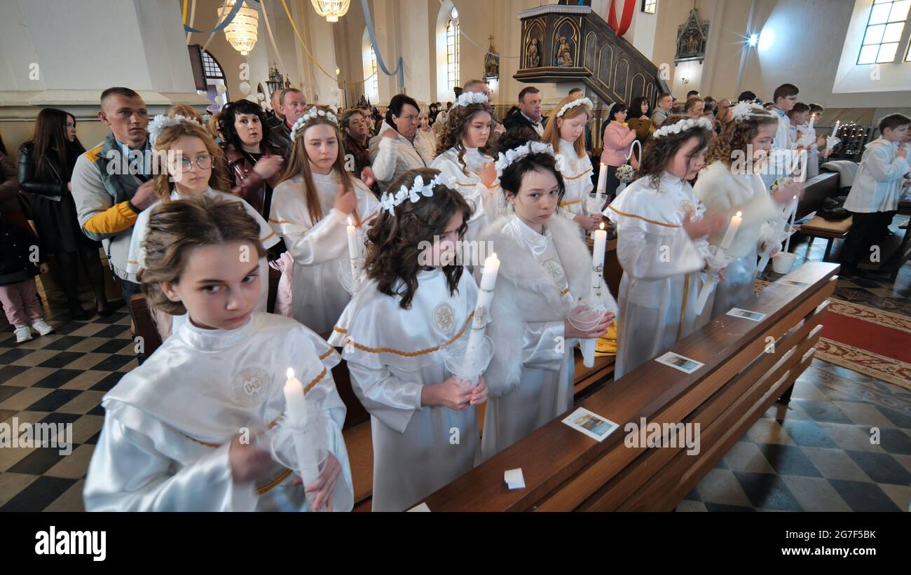 Catholic children confirmation hi-res stock photography and images - Alamy
