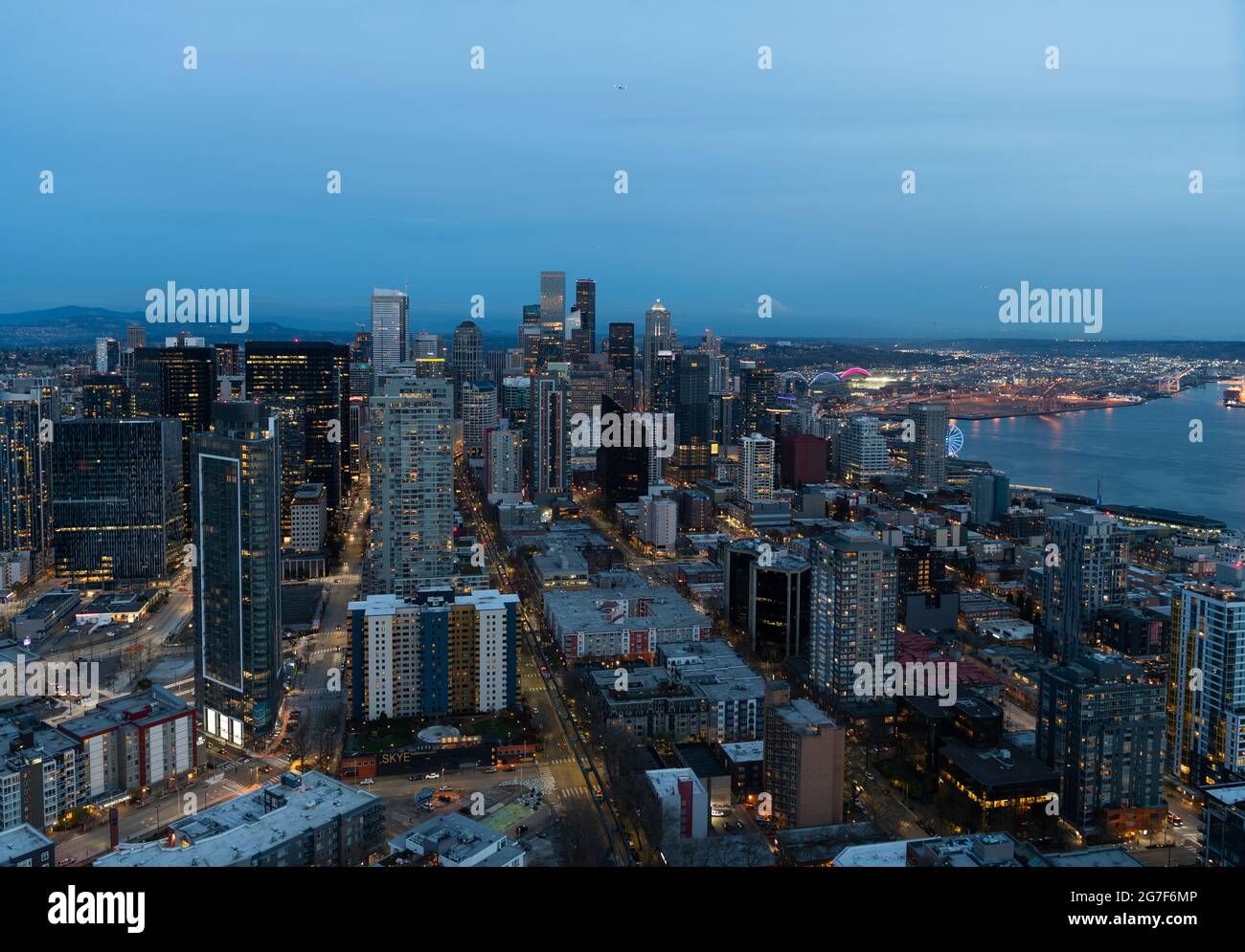 Seattle, Washington D.C. USA - April 03, 2021: seattle skyline with ...
