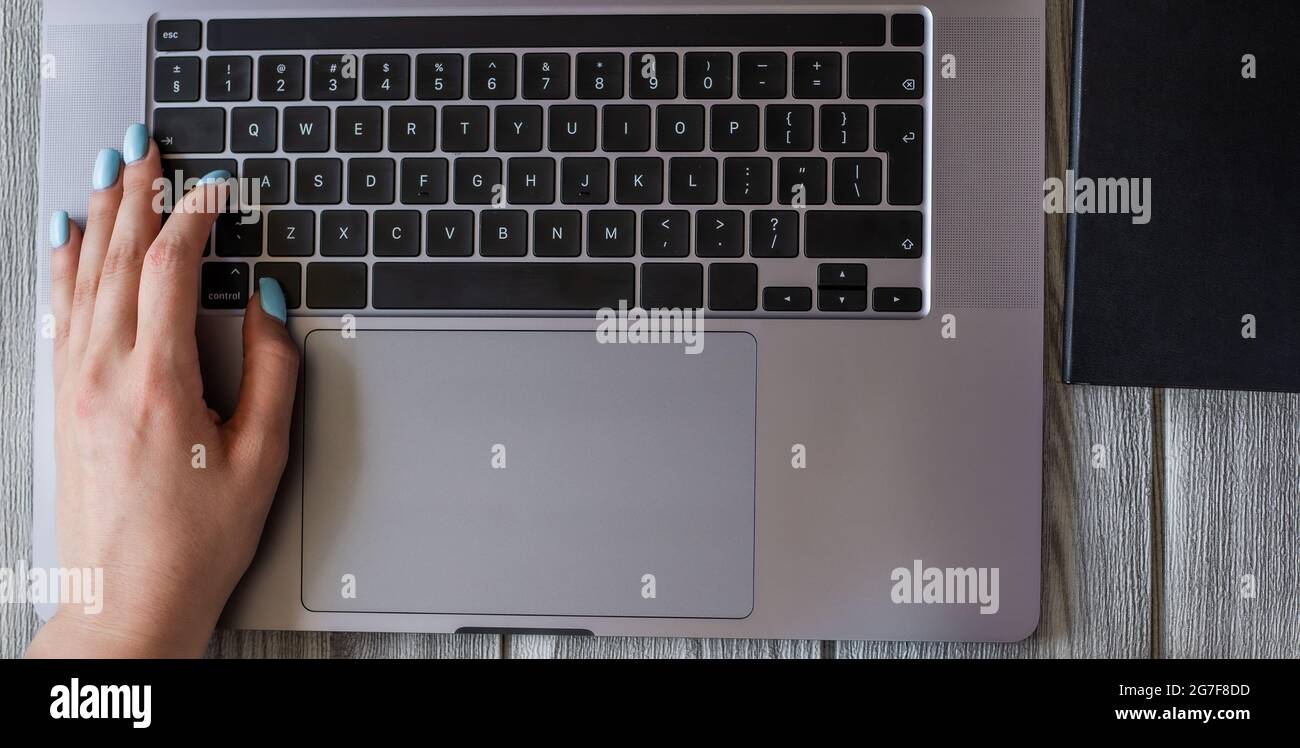 Lady Hands Pointing Pressing Computer Keyboard Keys Typewriting New ...