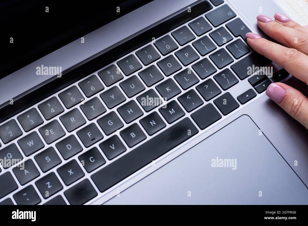 Hands Pointing Pressing Computer Keyboard Keys Typewriting New Ideas ...