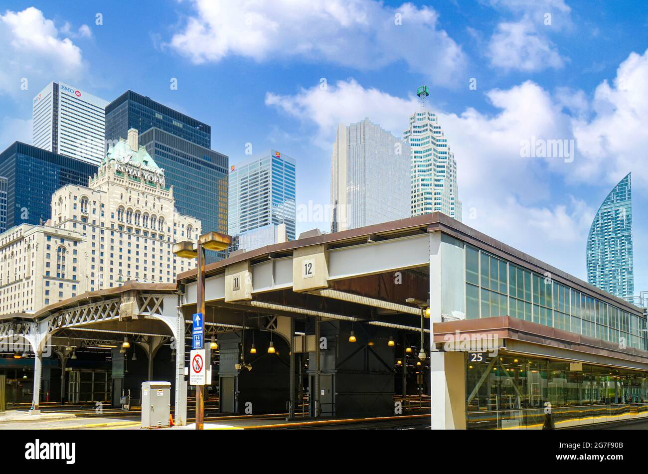 Toronto union station hi-res stock photography and images - Alamy