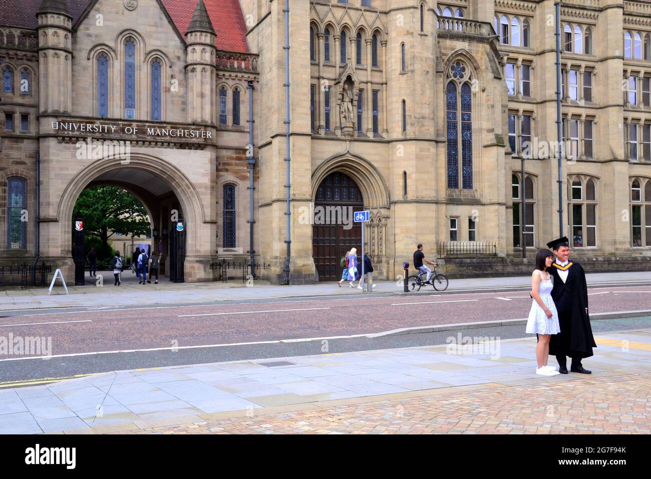 Student graduation hall hi-res stock photography and images - Alamy