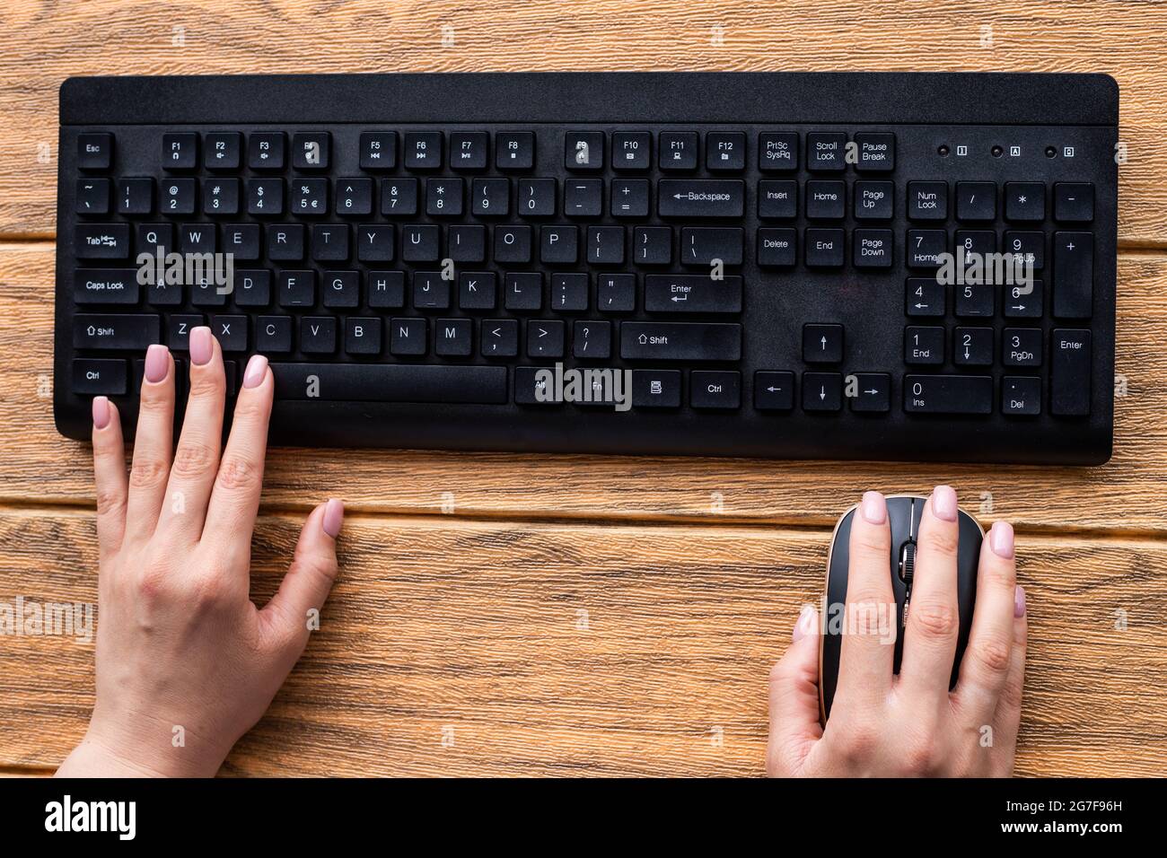 Hands Pointing Pressing Computer Keyboard Keys Typewriting New Ideas ...