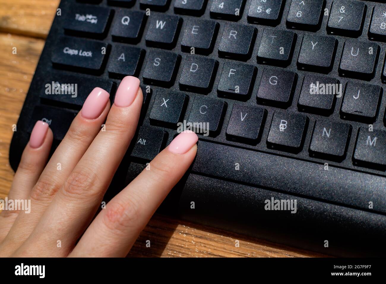 Hands Pointing Pressing Computer Keyboard Keys Typewriting New Ideas ...