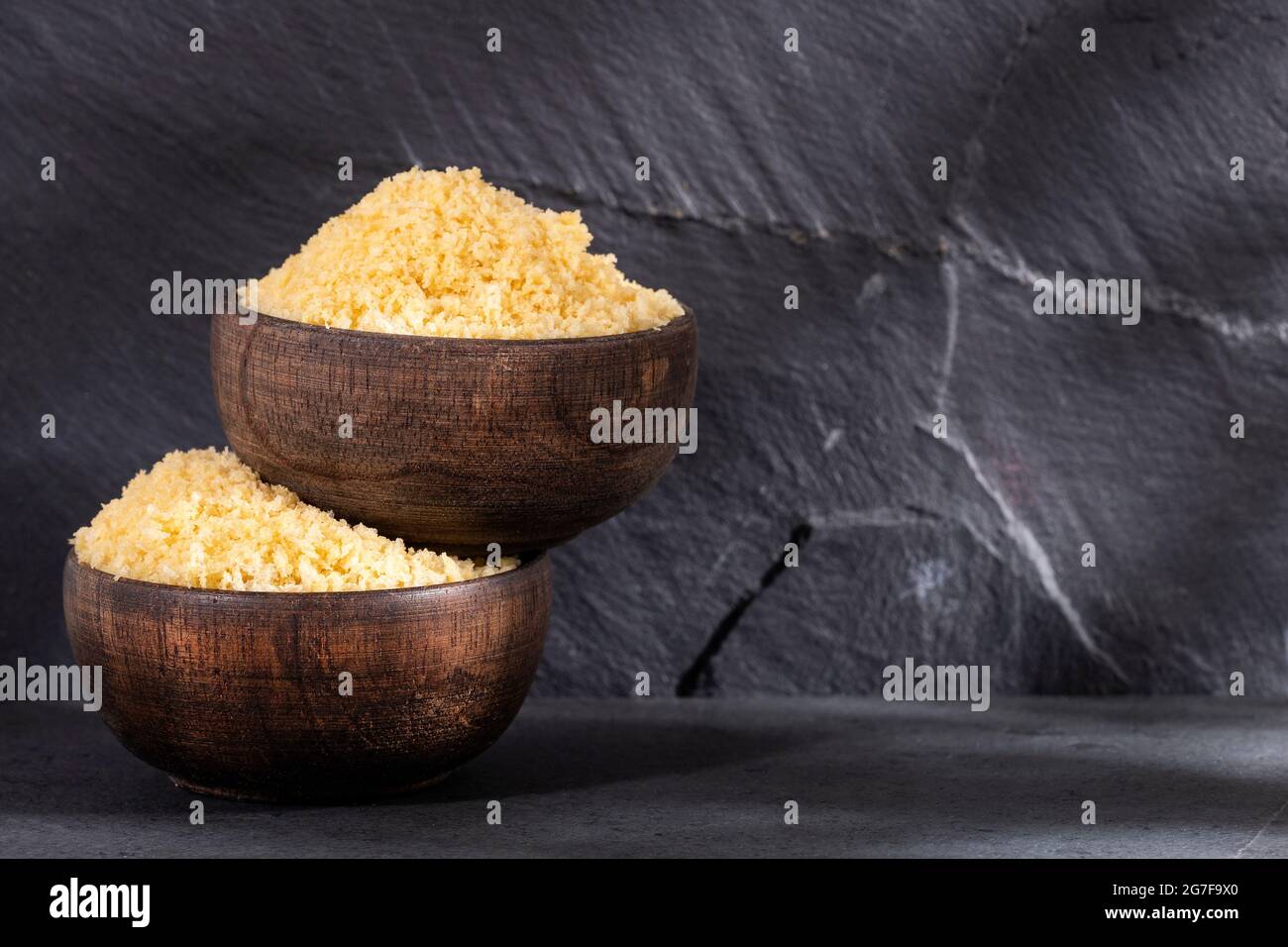 Japanese panko bread in crumbs in two wooden bowls - Healthy food Stock ...