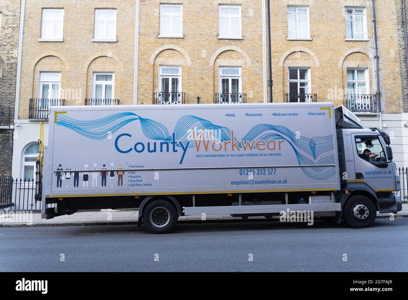 London street lorry truck hi-res stock photography and images - Alamy