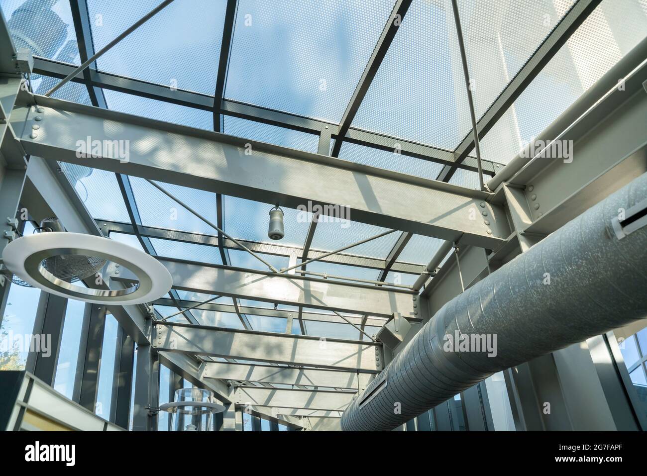 Detail of a transparent roof hi-res stock photography and images - Alamy