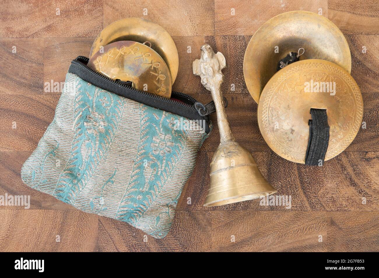 Musical instruments or india hi-res stock photography and images - Alamy