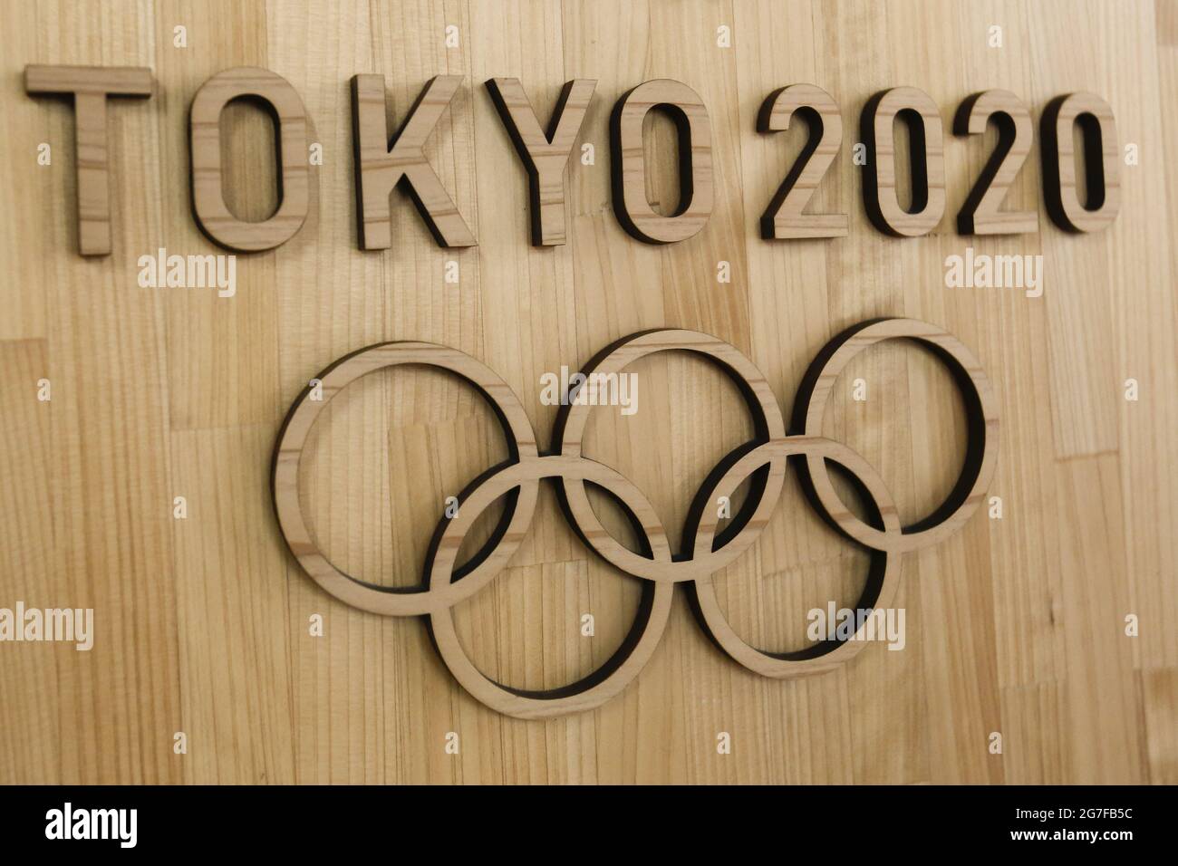 Tokyo, Japan. 29th Jan, 2020. A wooden logo of the Tokyo 2020 Olympic ...