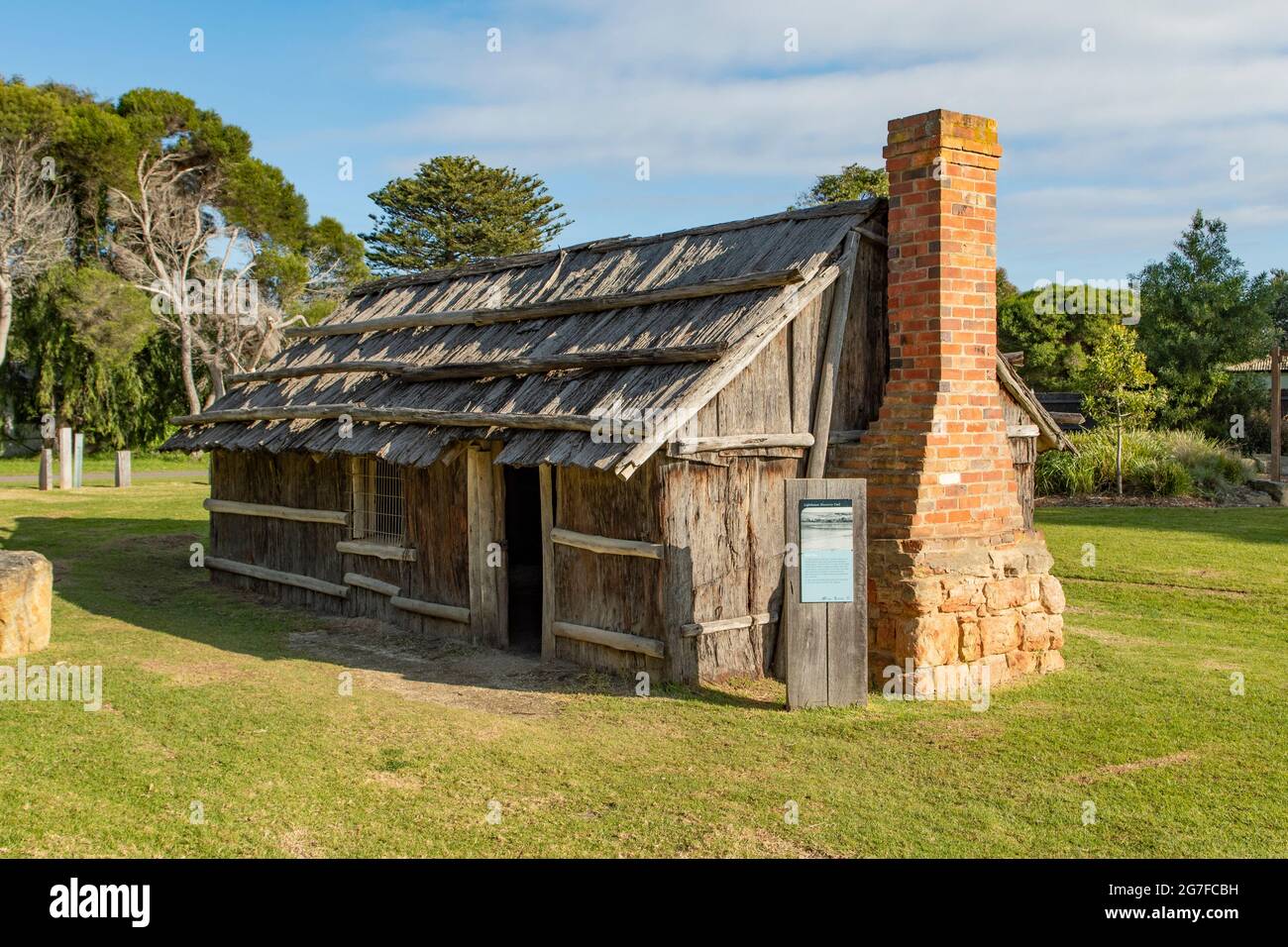 Bark hut hi-res stock photography and images - Alamy