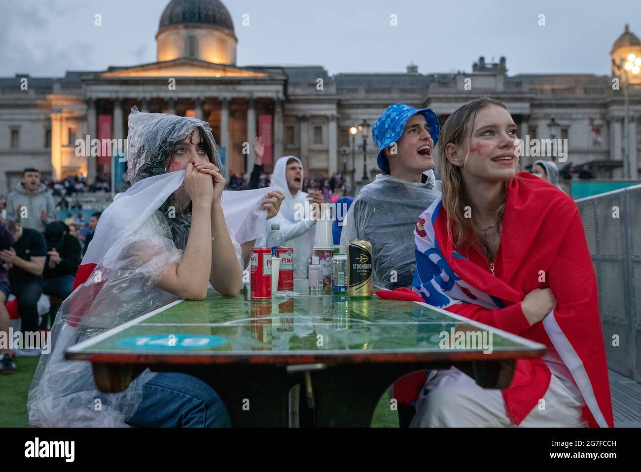 EURO 2020: England vs Italy. England supporters watch the champion ...
