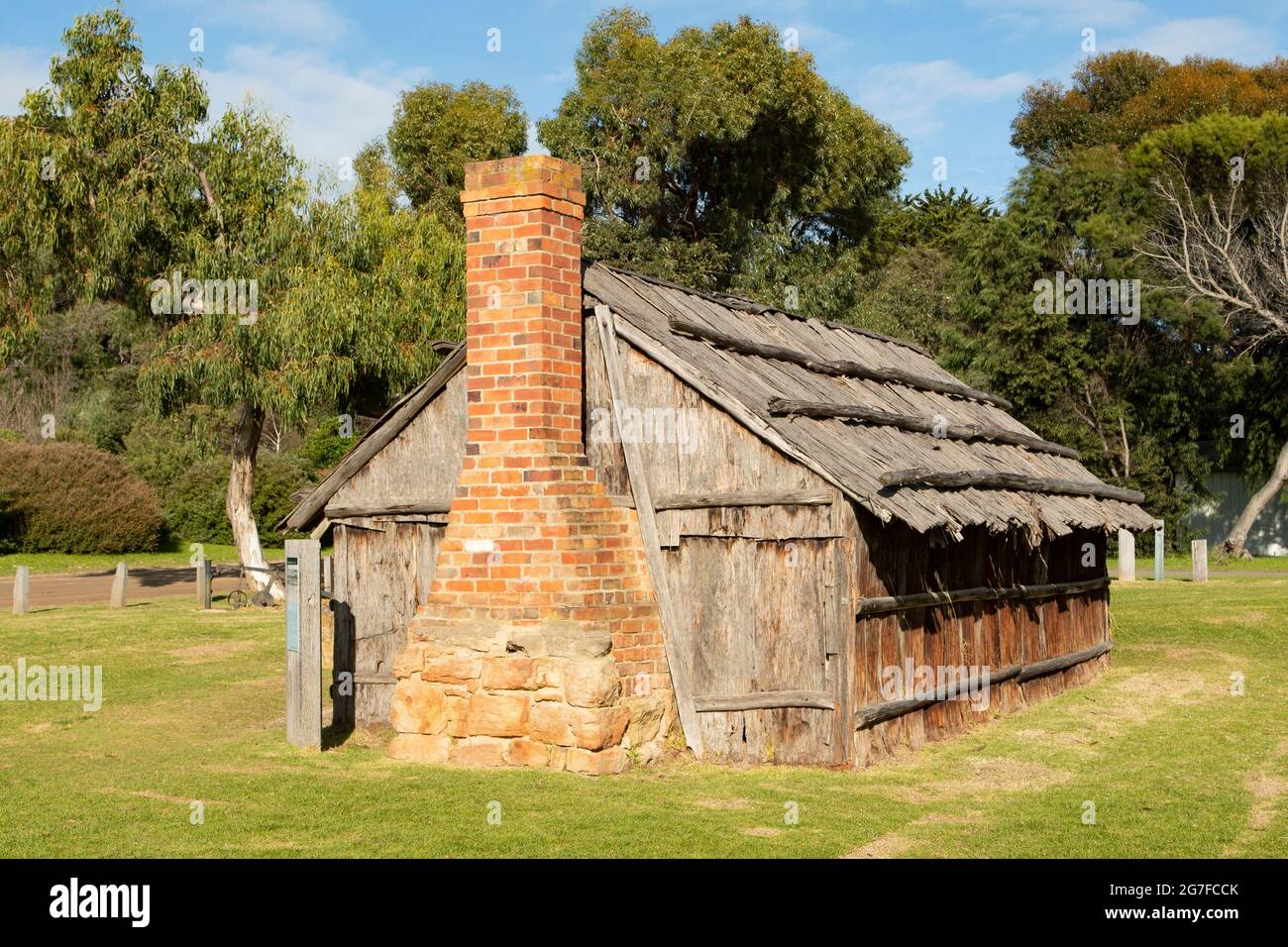 Bark Hut, Airey's Inlet, Victoria, Australia Stock Photo - Alamy