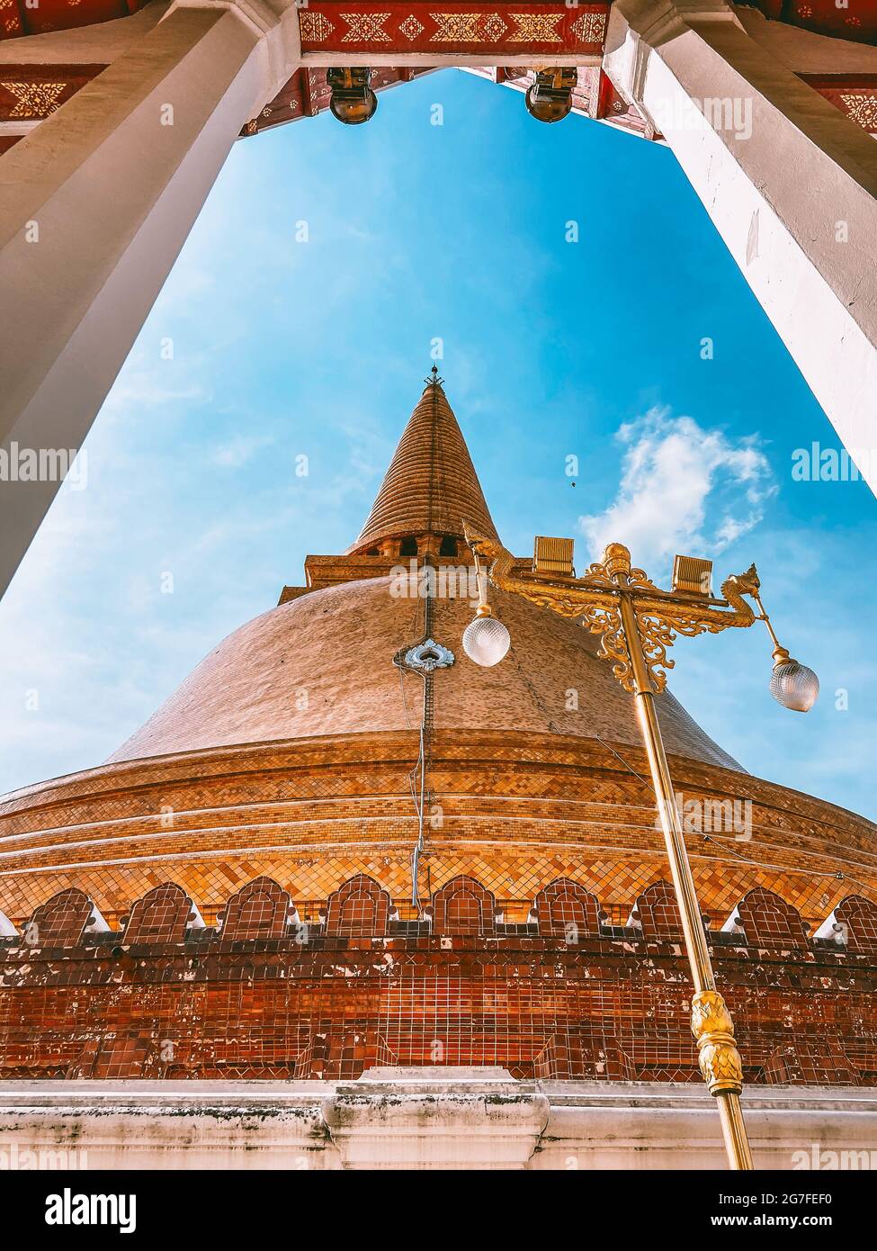 Wat Phra Pathom Chedi Ratchaworamahawihan or Wat Phra Pathommachedi ...