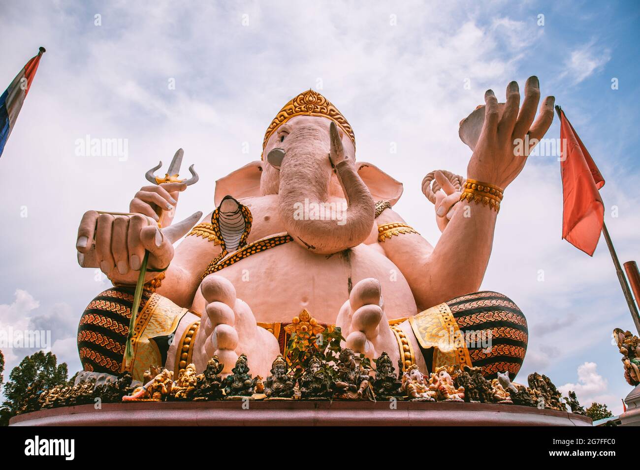 Hindu ganesha statue in thailand hi-res stock photography and images ...