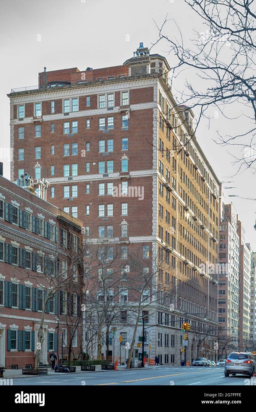 1 Sutton Place South is a luxury apartment building designed by Rosario ...