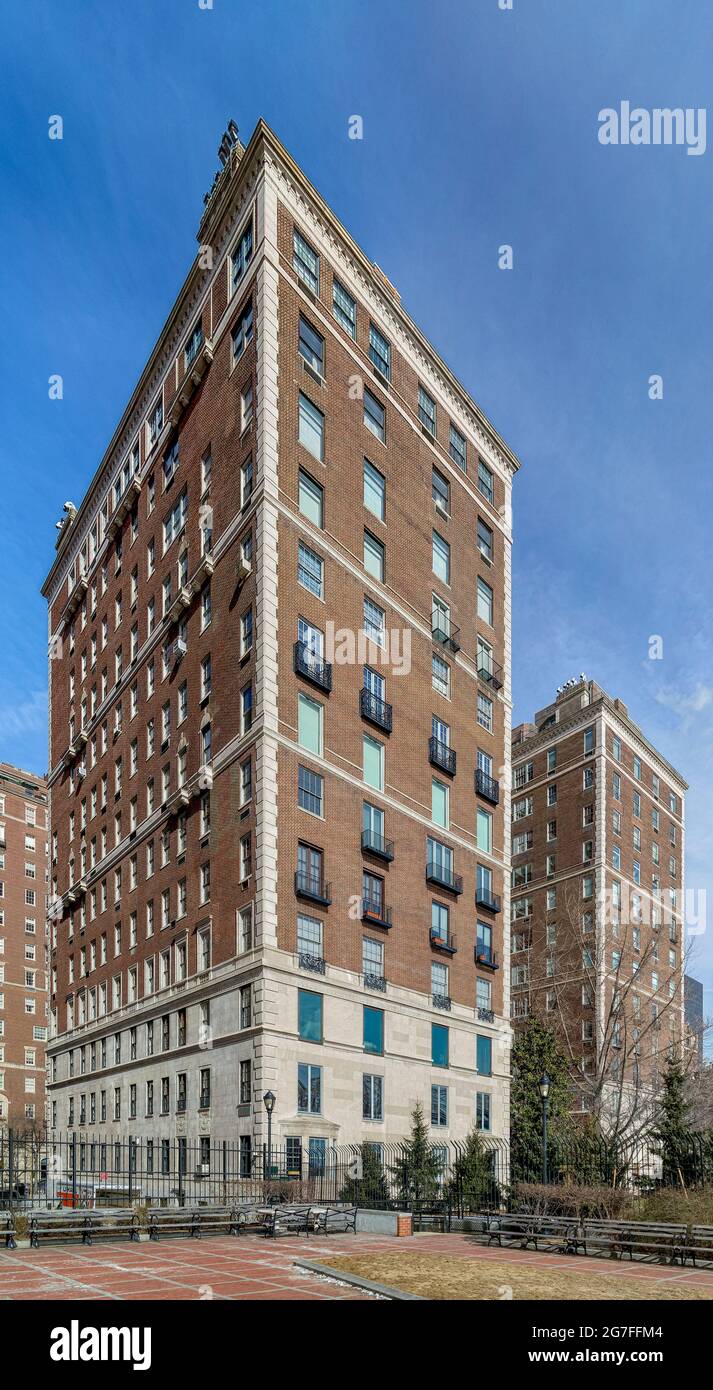 1 Sutton Place South is a luxury apartment building designed by Rosario ...