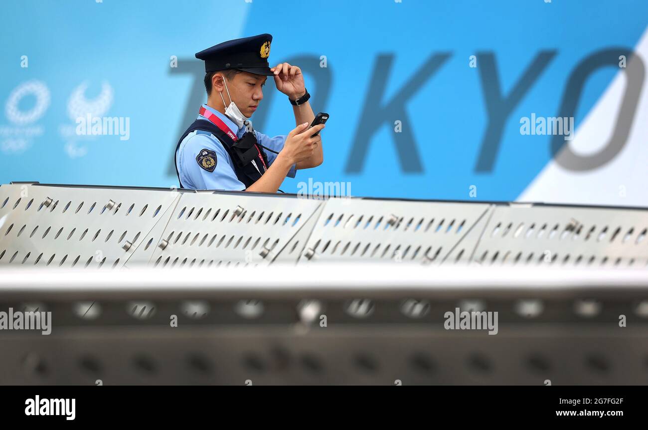 Japanese Police Officer In Tokyo High Resolution Stock Photography and ...