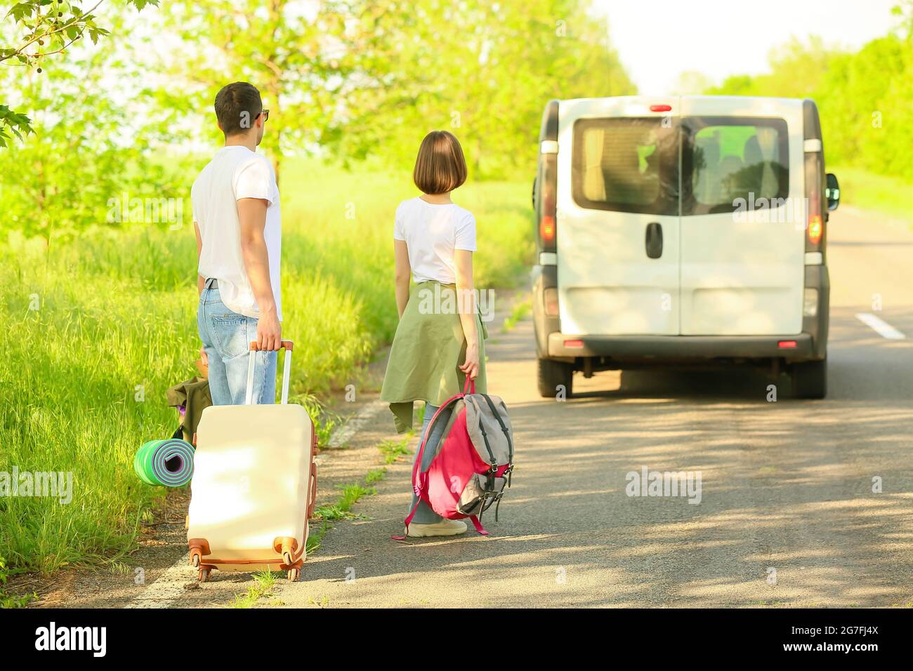 Hitchhiking together hi-res stock photography and images - Alamy