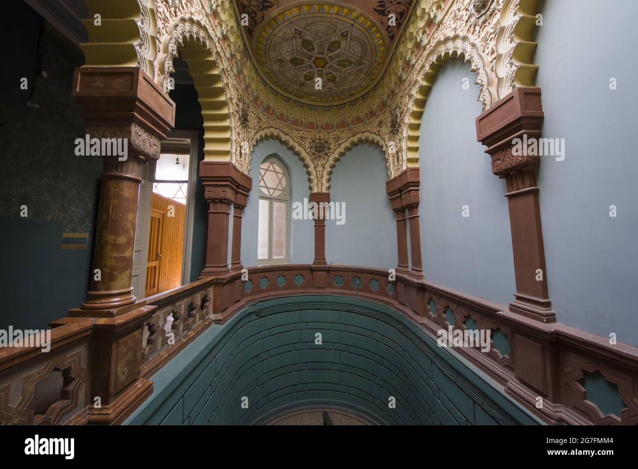 Courtyard interior in old town in Tbilisi, Georgia Stock Photo - Alamy
