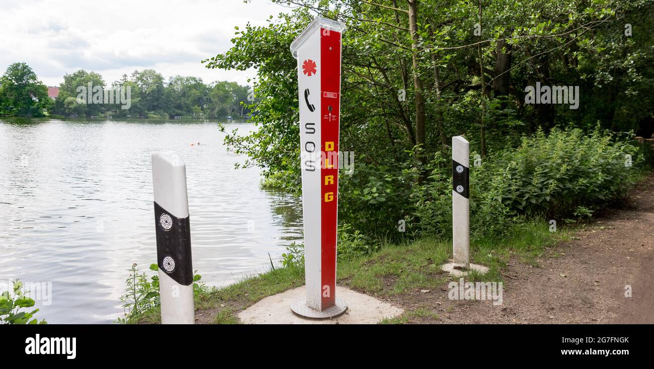 10 July 2021, Schleswig-Holstein, Großensee: An emergency call pillar ...