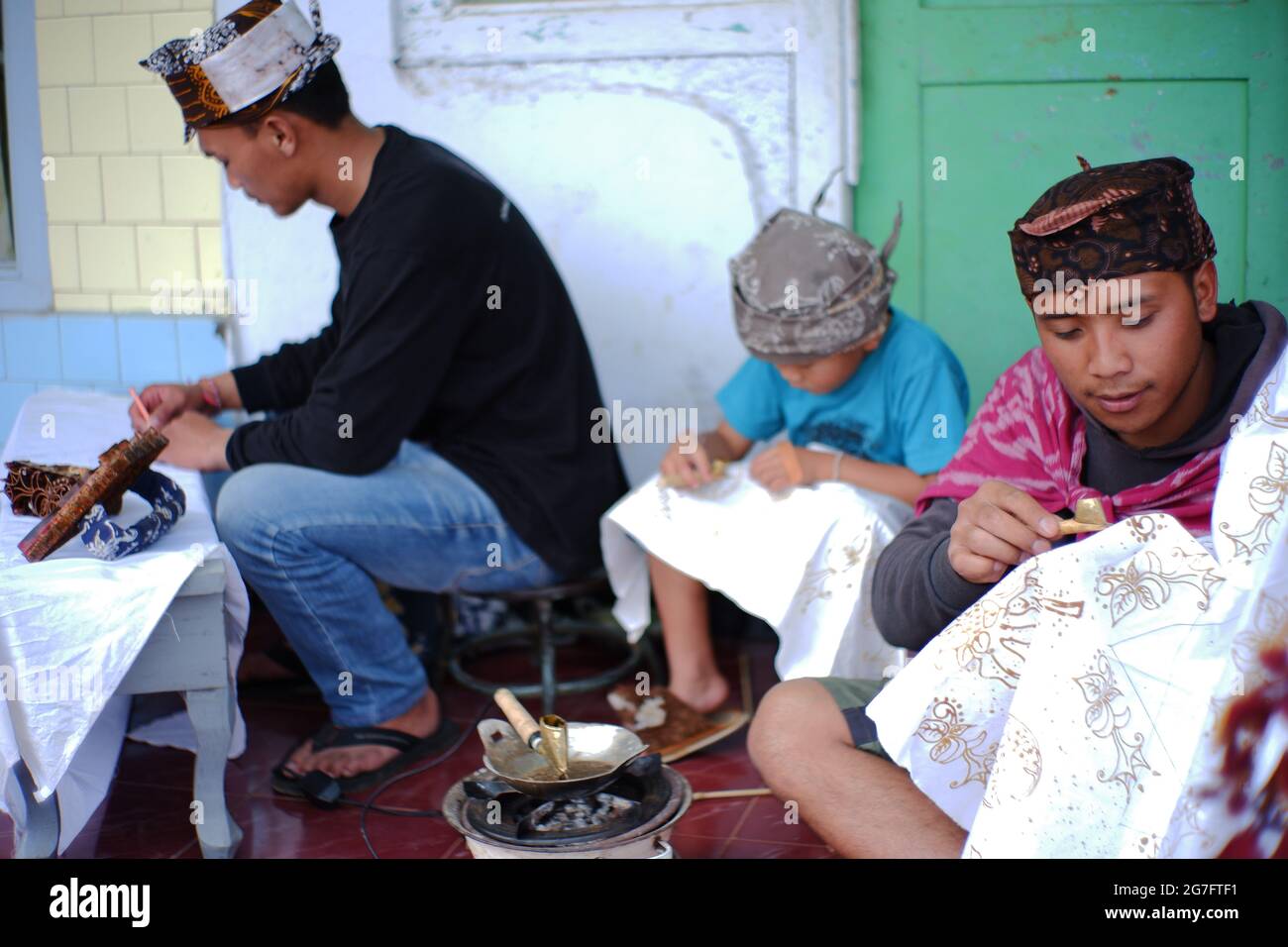 Batik workshop hi-res stock photography and images - Alamy