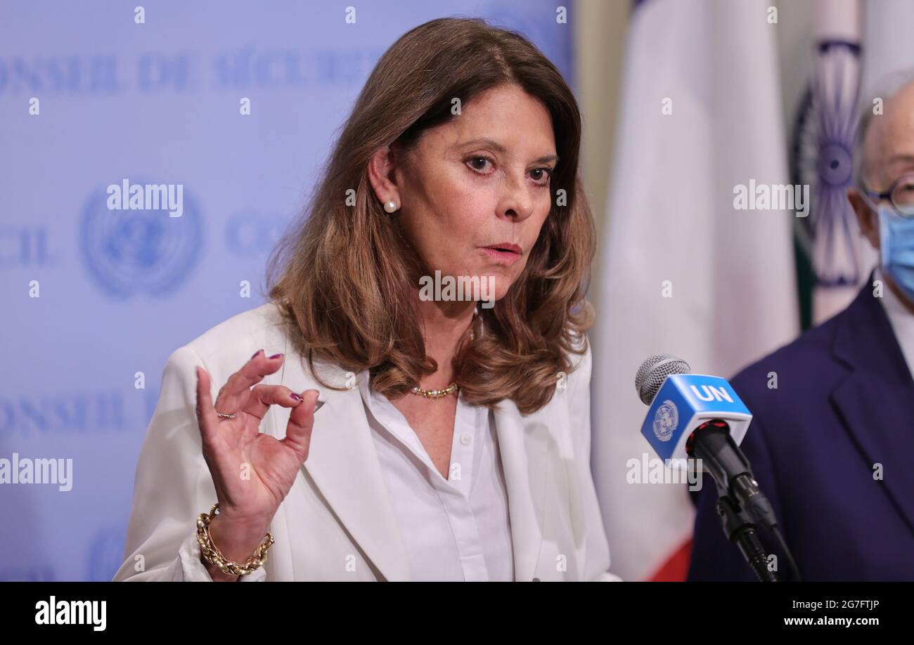 Marta lucia ramirez hi-res stock photography and images - Alamy