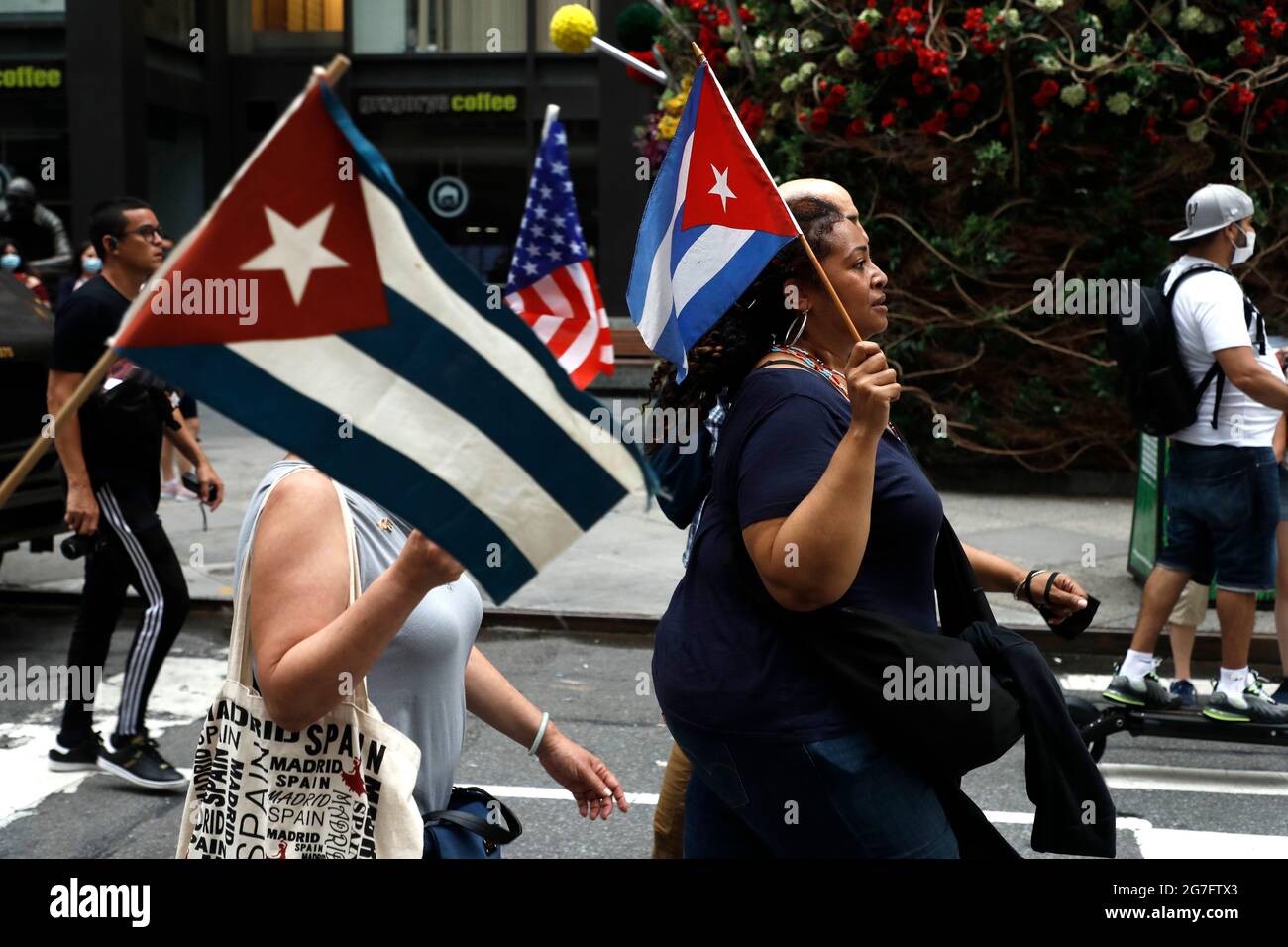Protesters march form Times Square to the United Nations in support of ...