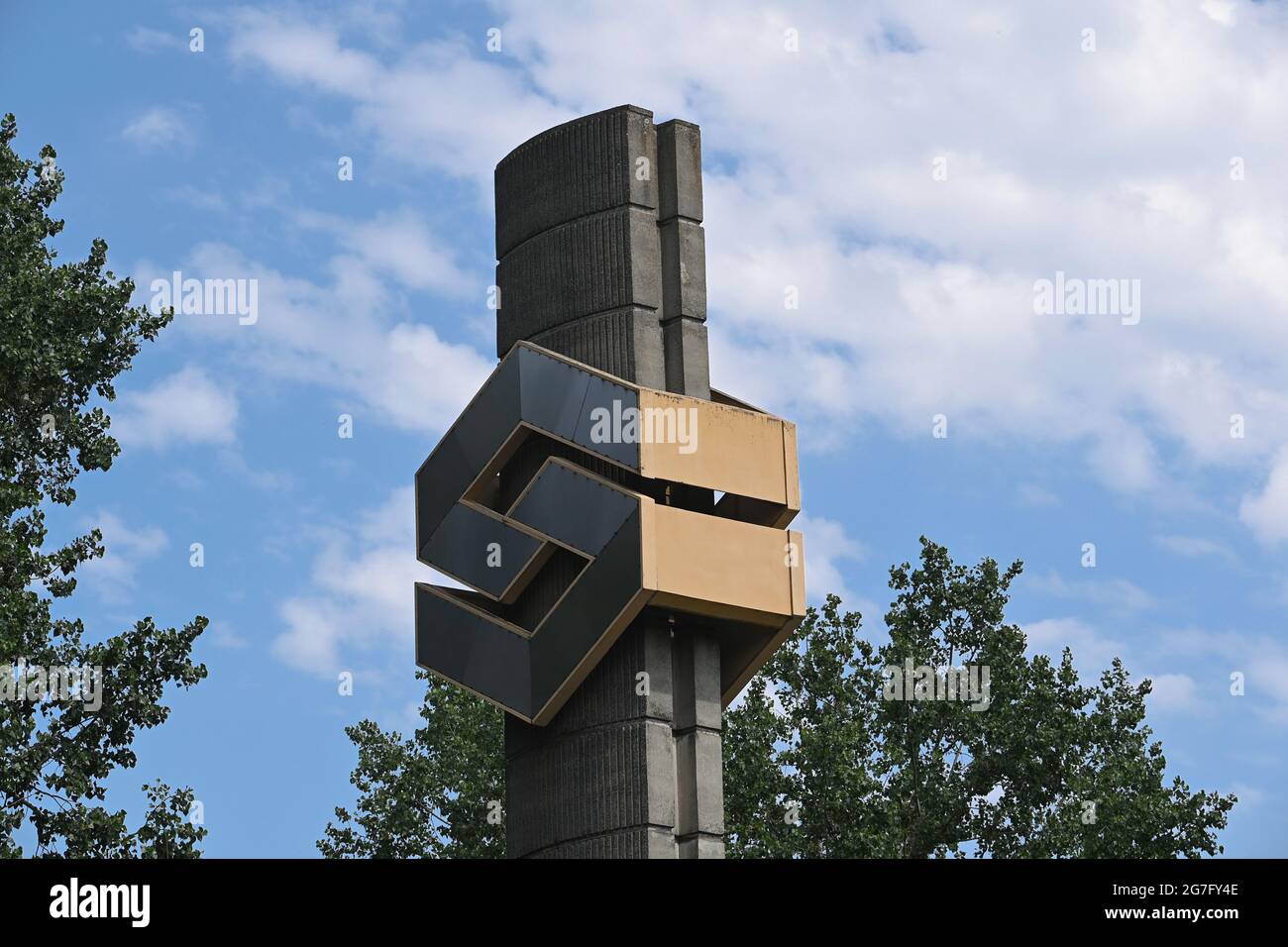 13 July 2021, Brandenburg, Eisenhüttenstadt: Stele at the entrance to ...