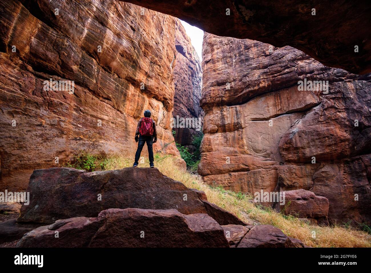 Path through steep cliffs, Entrance for lower and upper Shivalaya in ...