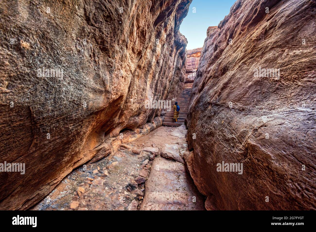Path through steep cliffs, Entrance for lower and upper Shivalaya in ...