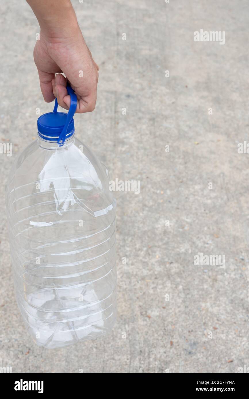 Plastic hold hi-res stock photography and images - Alamy