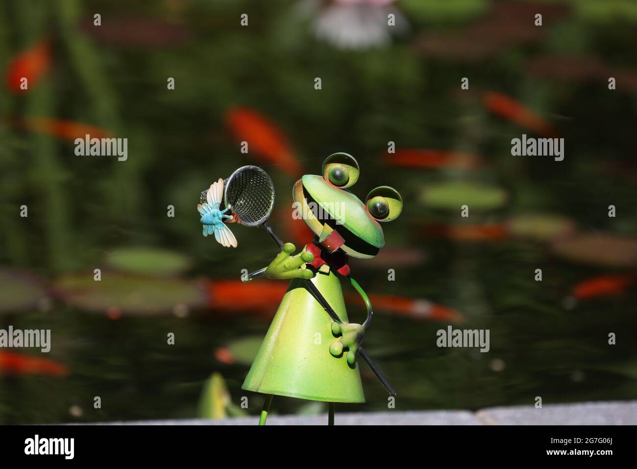 Metal frog hi-res stock photography and images - Alamy