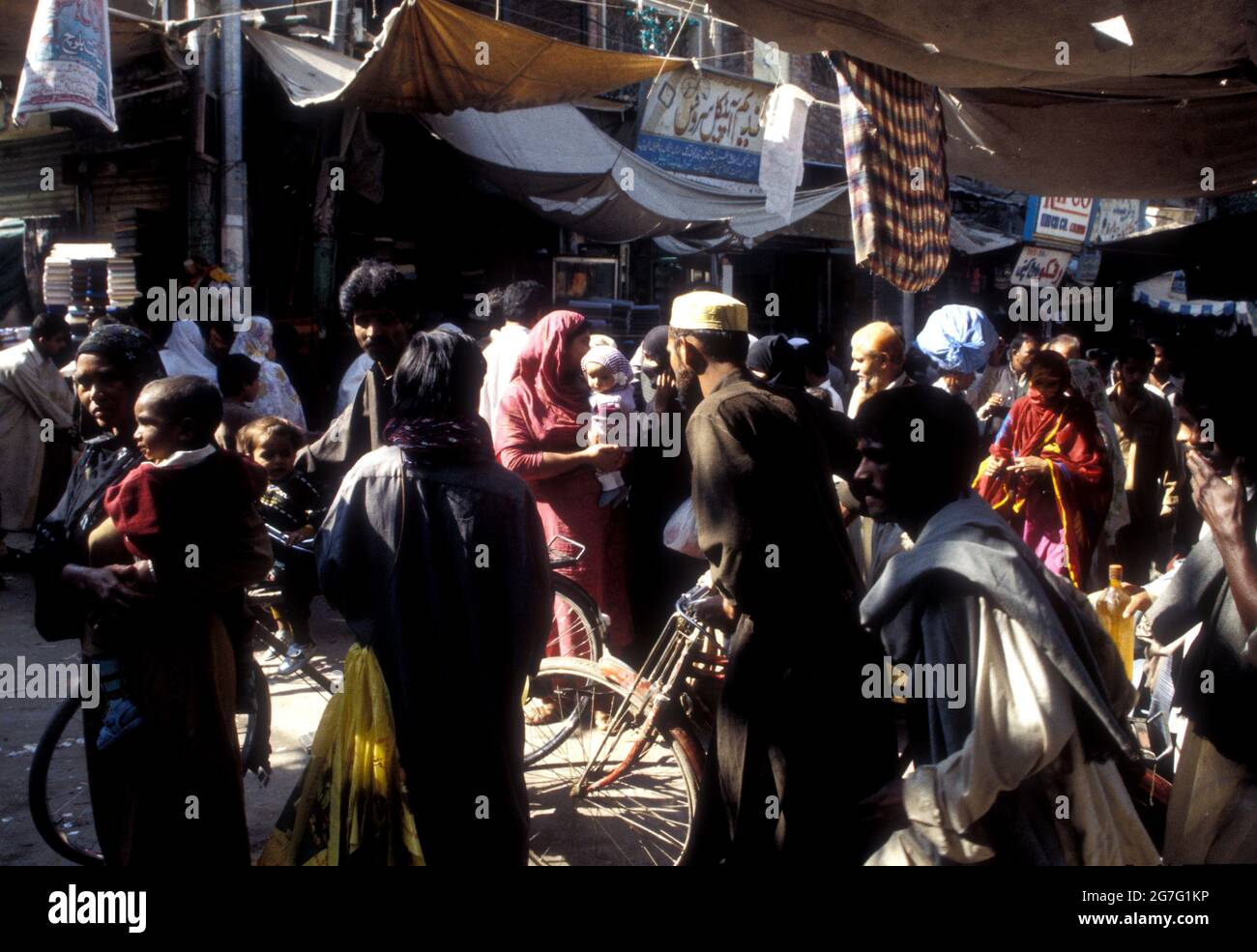 Humans of pakistan hi-res stock photography and images - Alamy
