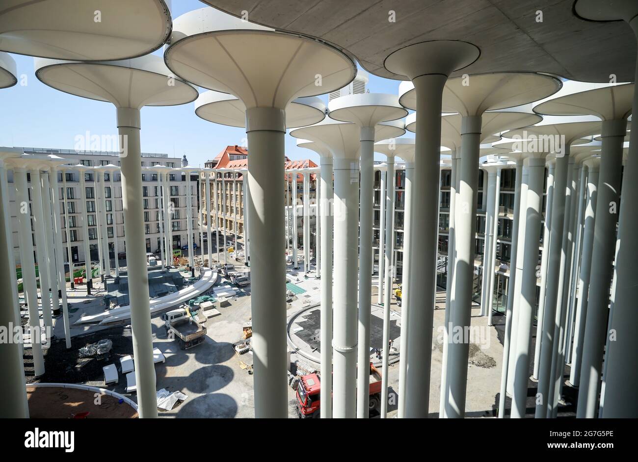 Work progress administration hi-res stock photography and images - Alamy