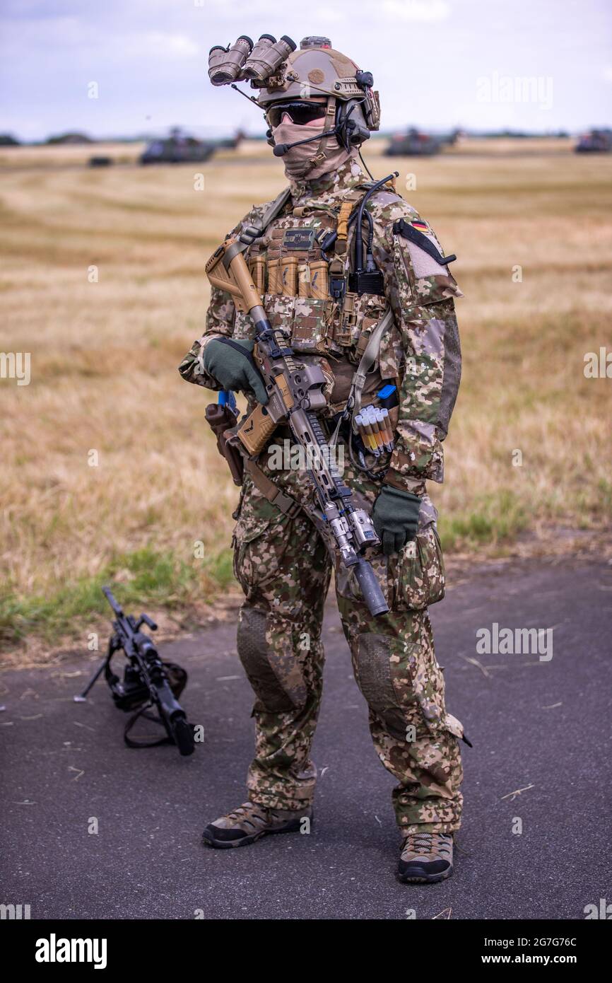 Trollenhagen, Germany. 04th July, 2021. Soldiers of the Bundeswehr's ...