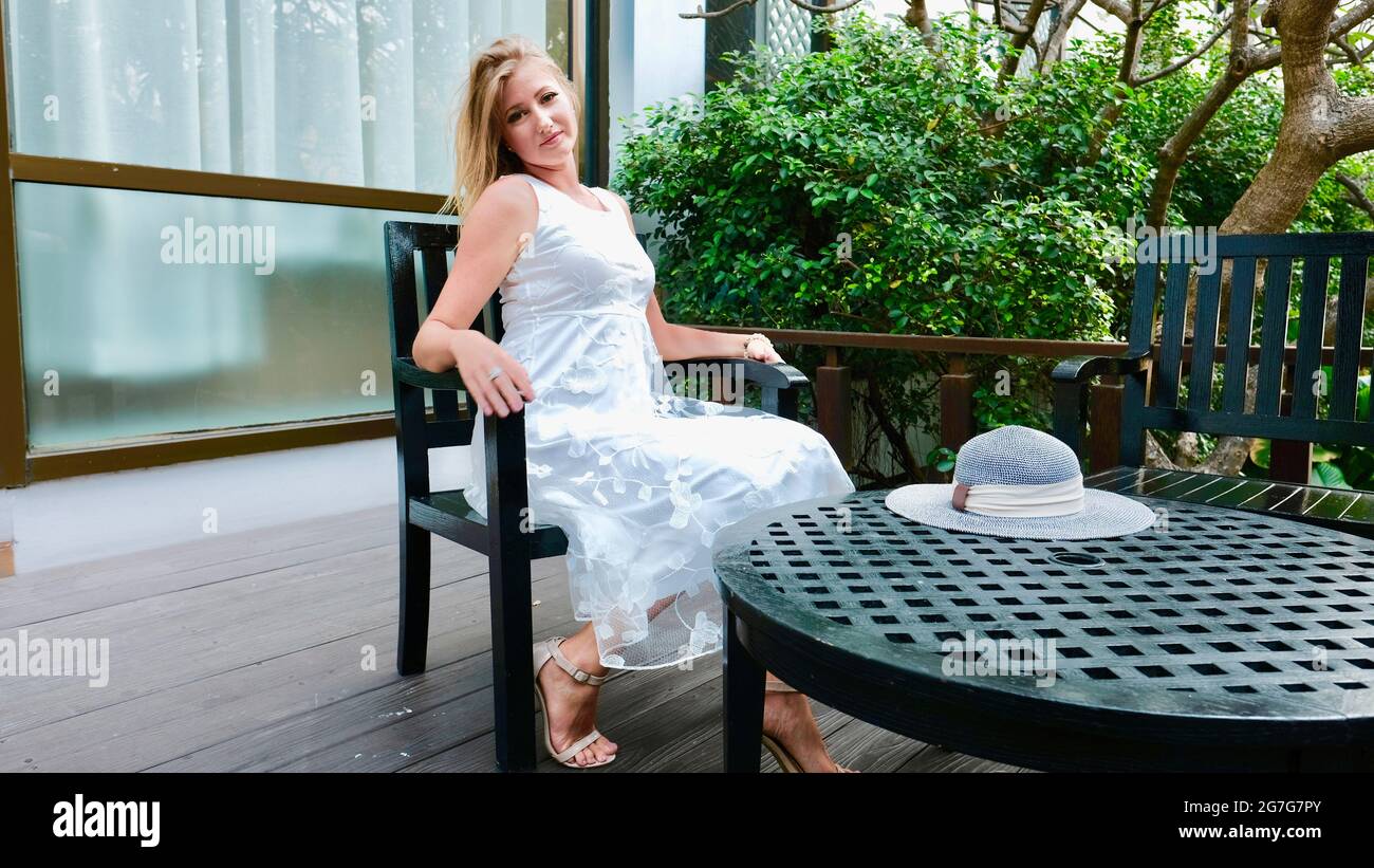 Light attire hi-res stock photography and images - Alamy