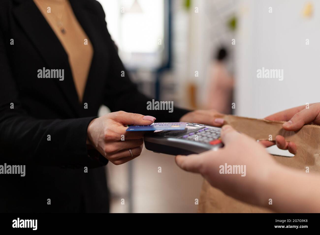 Pay for meal hi-res stock photography and images - Alamy