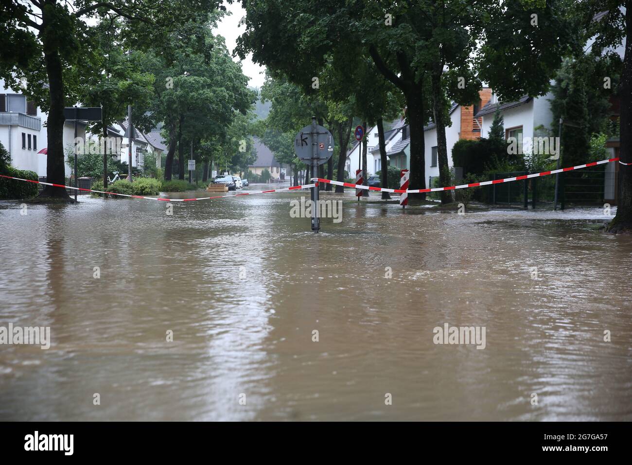 Erkrath, Germany. 14th July, 2021. View into the flooded Morper Allee ...