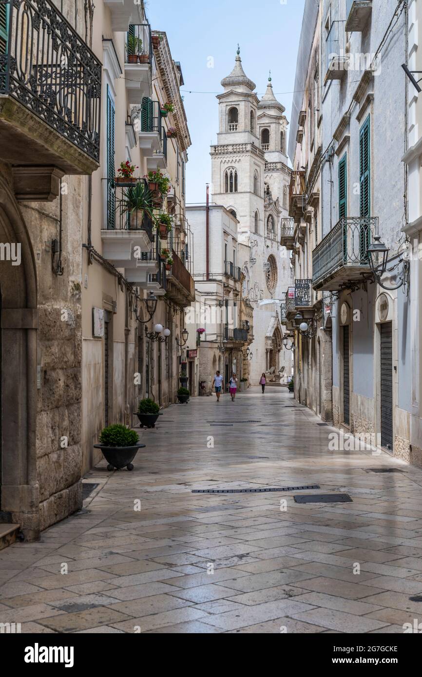 Altamura in the summer sun. Warm Puglia Stock Photo - Alamy