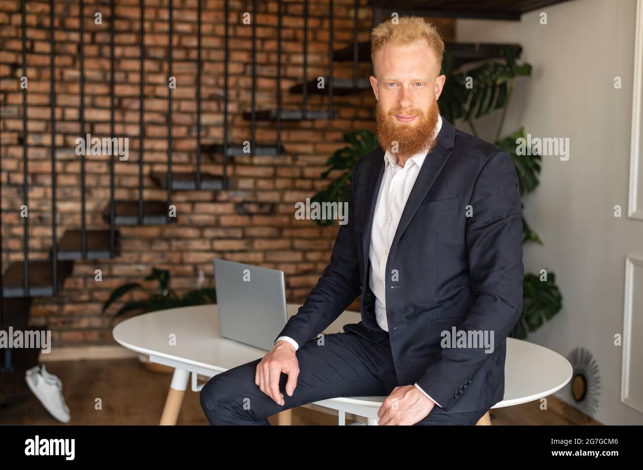 Camera ceo hi-res stock photography and images - Alamy